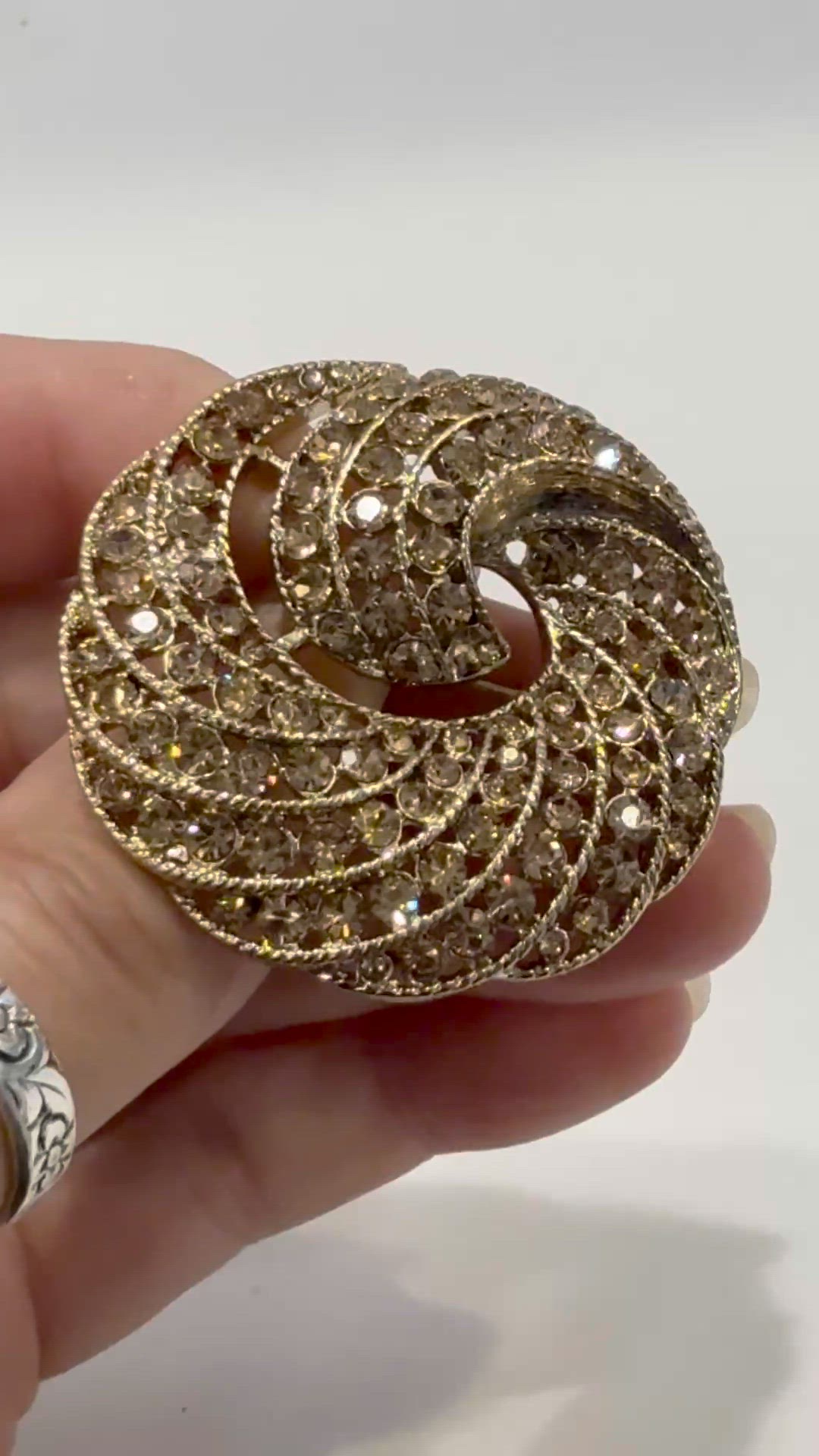 Vintage Jones New York Champagne Gold Crystal Modernist Circle Swirl Brooch